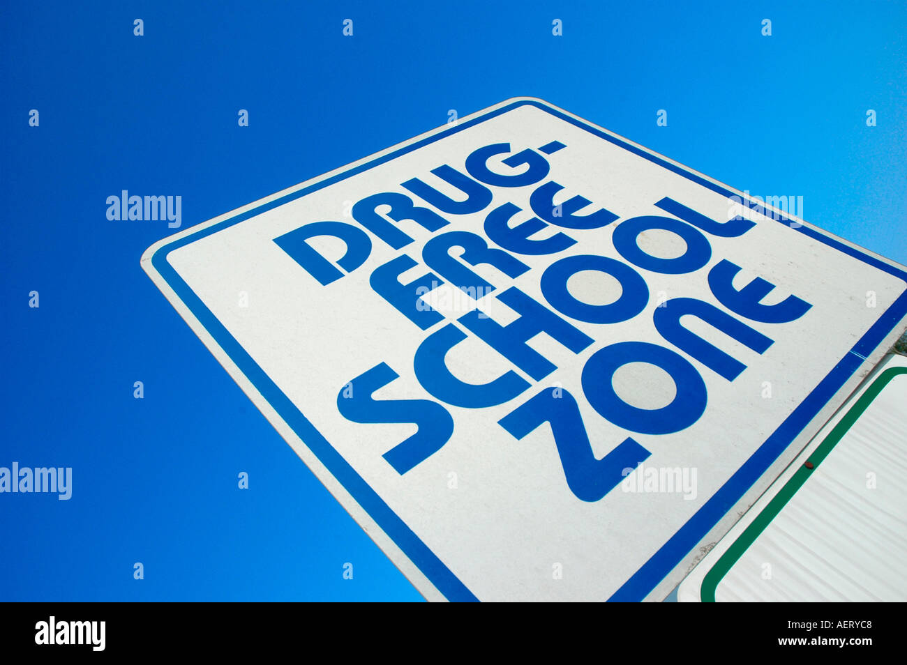 Drug Free School Zone Sign wtih kids due to state and federal laws ...