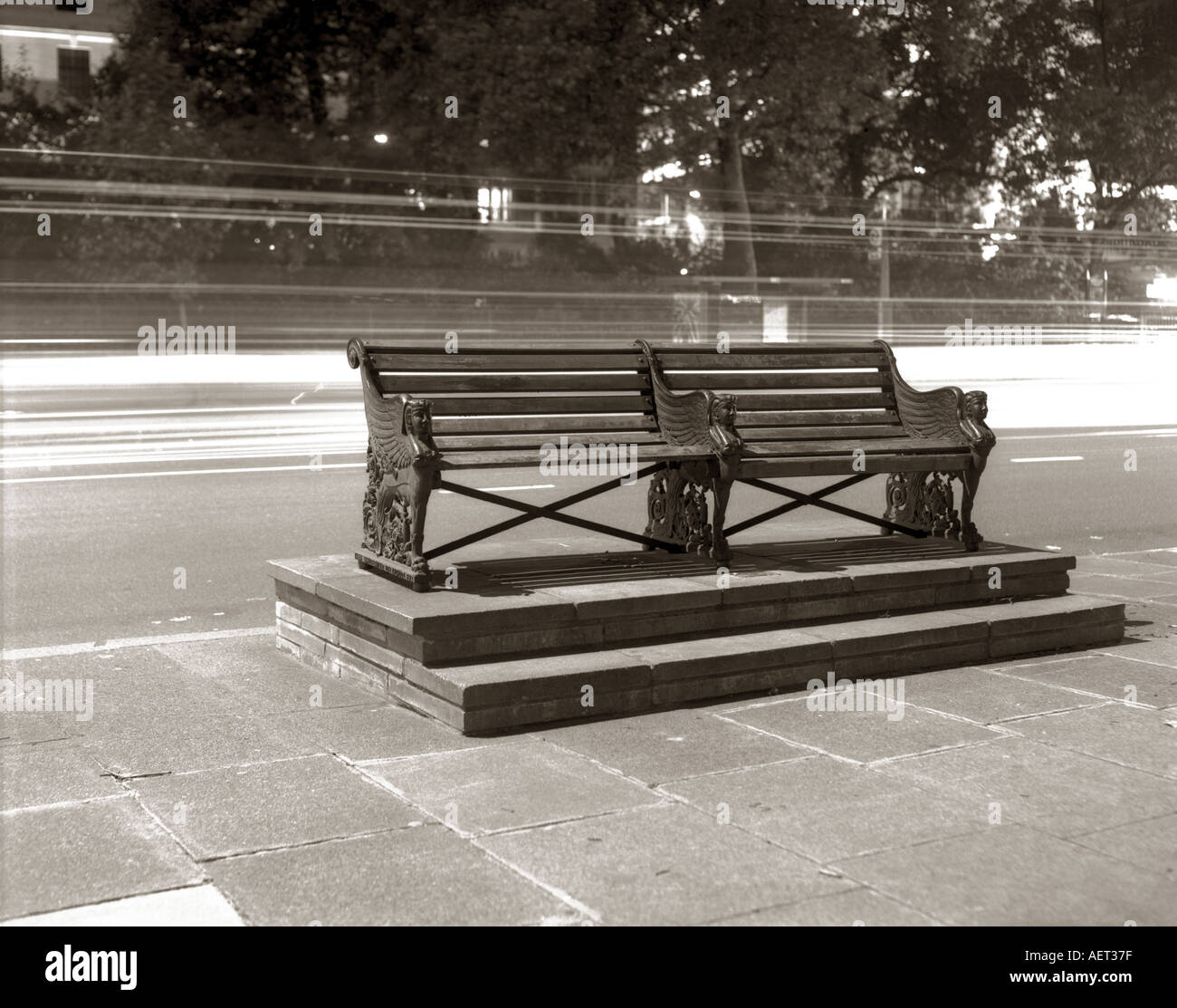 victorian bench seat on the embankment of the river thames in london ...