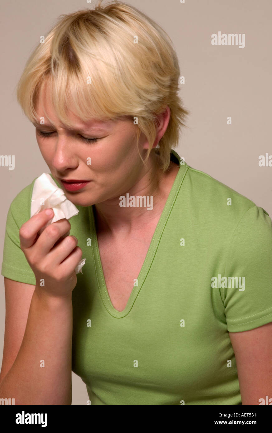 Ragweed and sneezing hi-res stock photography and images - Alamy