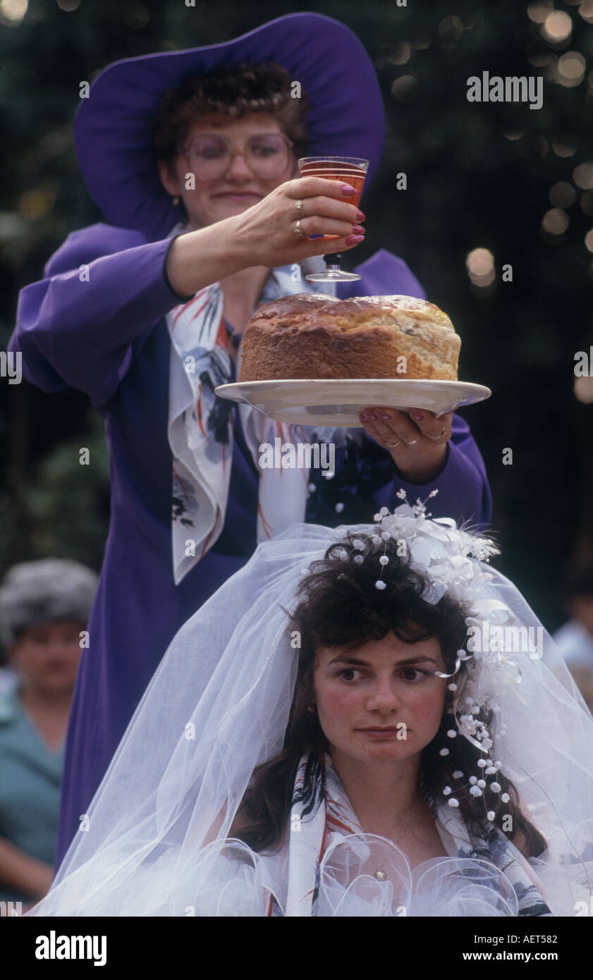 Traditional Romanian Bride High Resolution Stock Photography and Images ...
