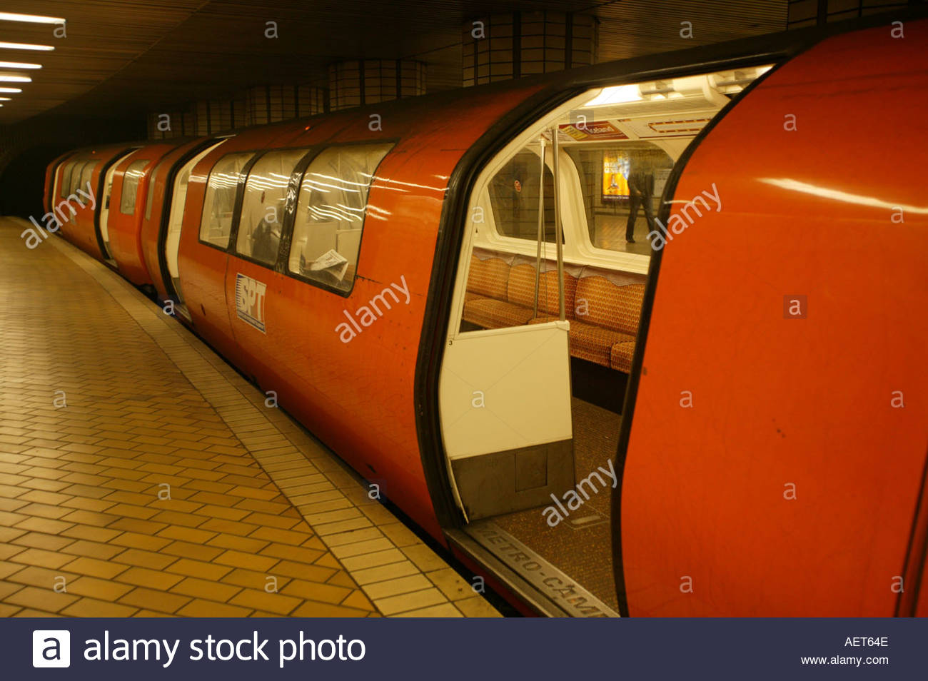 Glasgow Underground Train Stock Photos & Glasgow Underground Train ...