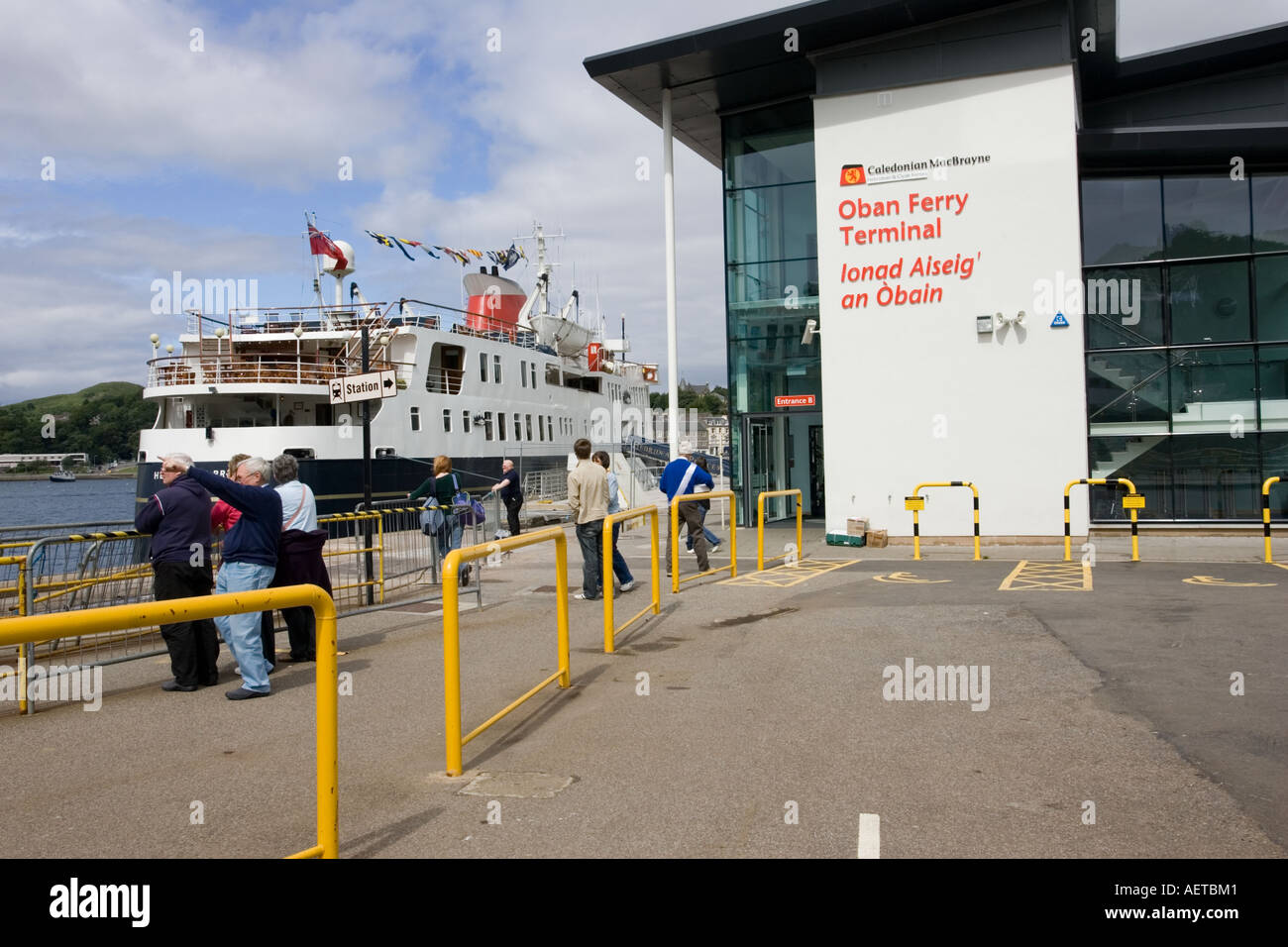 Oban ferry terminal passengers hi-res stock photography and images - Alamy