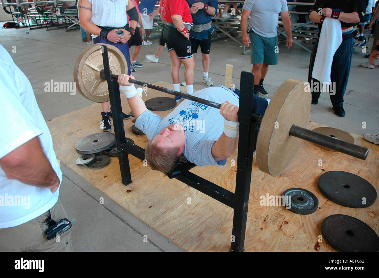 Getting carnival rides ready hi-res stock photography and images - Alamy