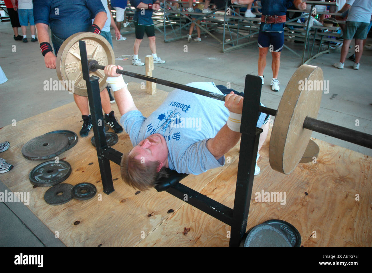 Senior power lifters at the Ohio State Fair getting ready for ...