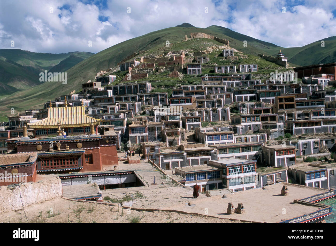 Village yushu qinghai hi-res stock photography and images - Alamy