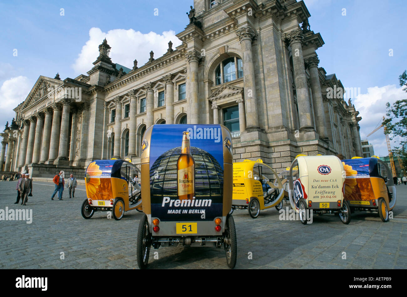 Velo taxi hi-res stock photography and images - Alamy