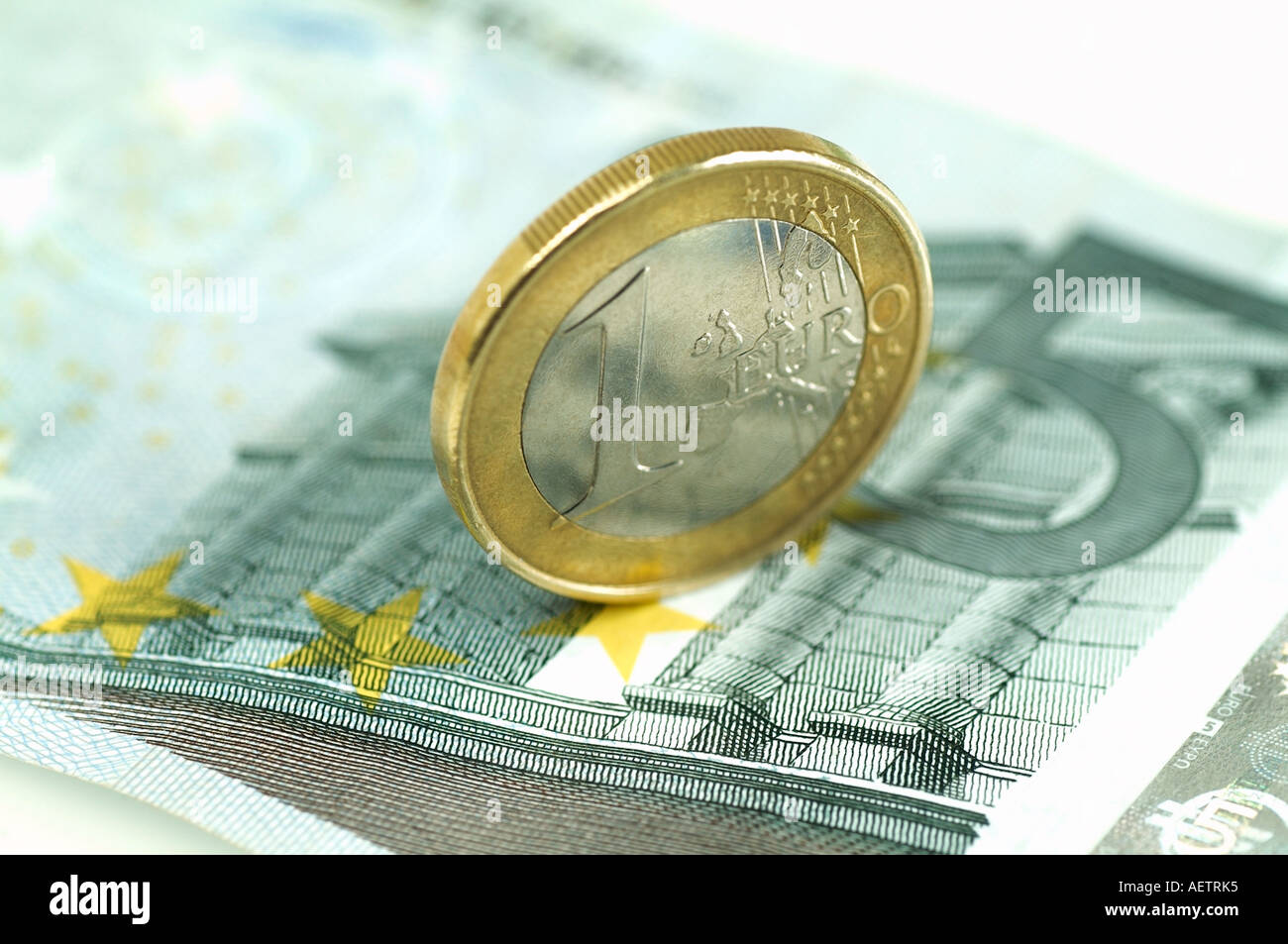 One five euro bill hi-res stock photography and images - Alamy