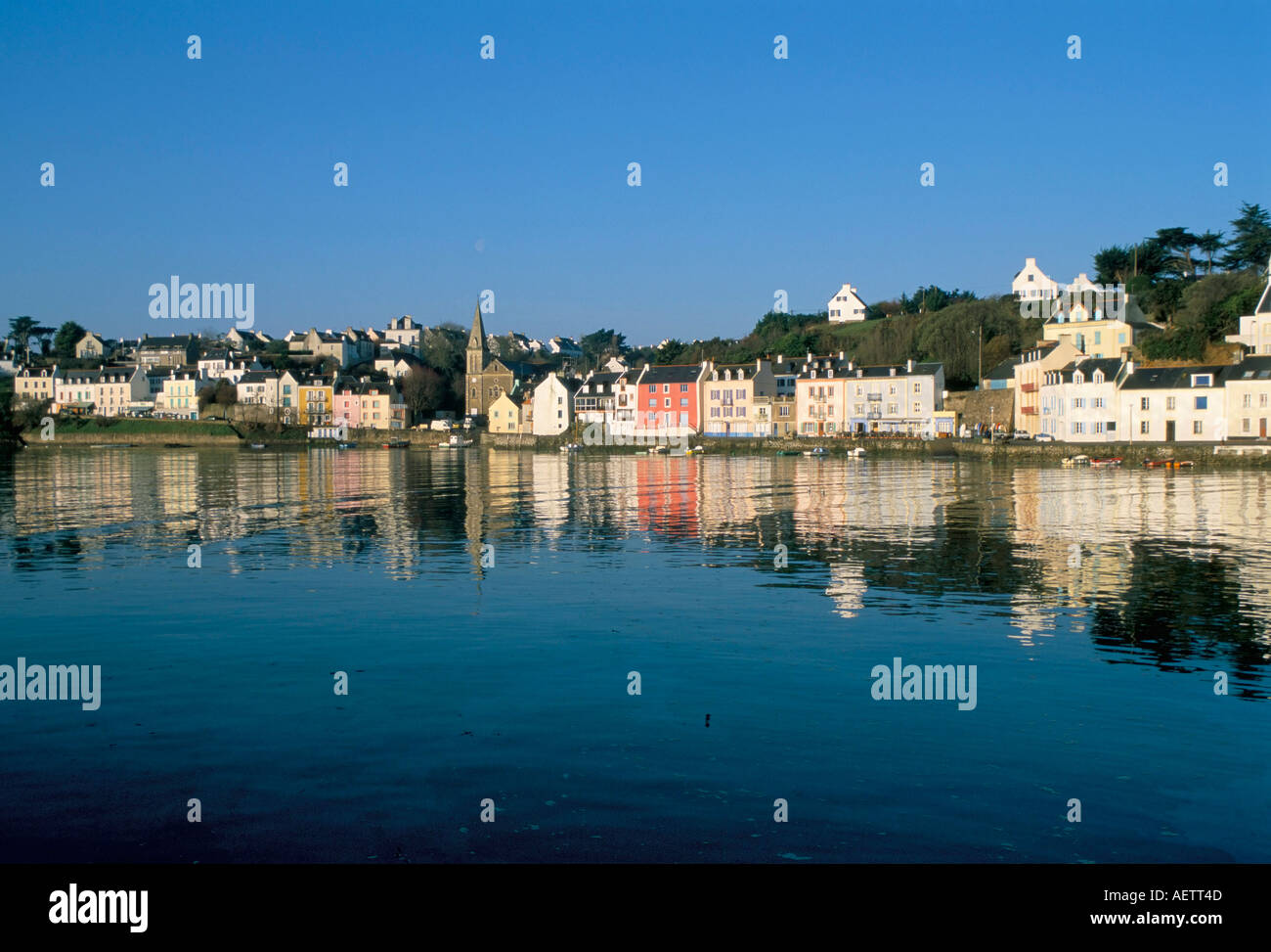 Port of sauzon ile en mer hi-res stock photography and images - Alamy