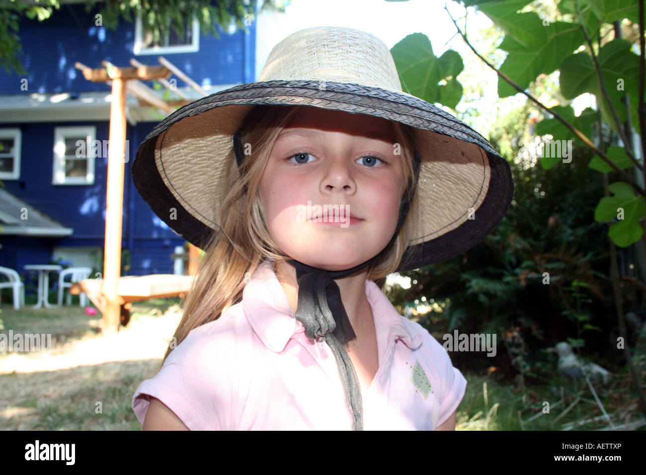 Backyard gardner hi-res stock photography and images - Alamy