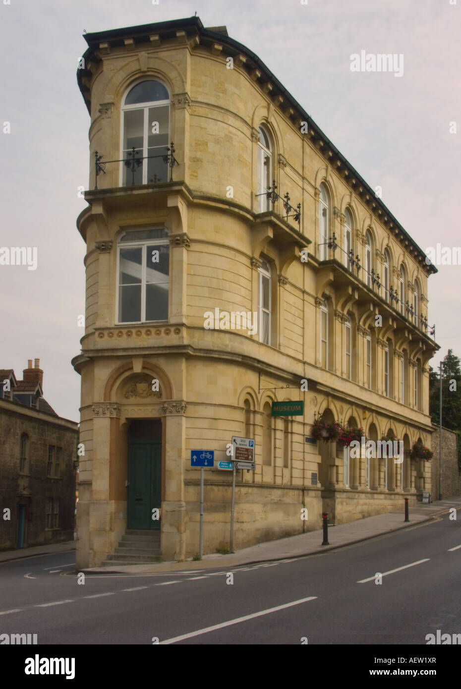 Literary houses hi-res stock photography and images - Alamy