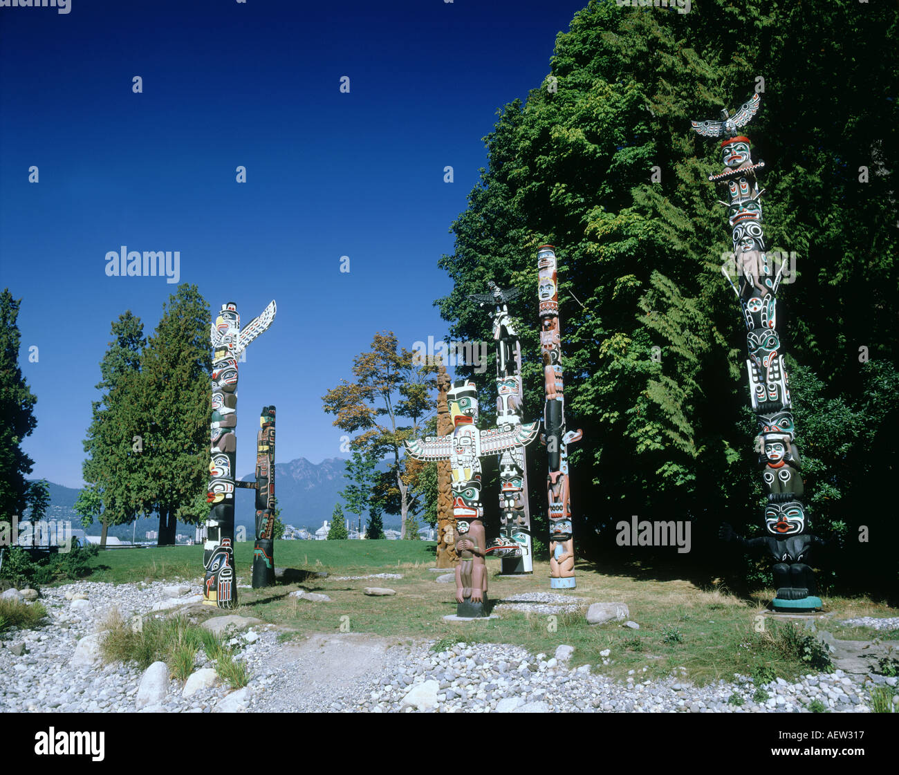 Totem Pole Stanley Park VANCOUVER CANADA Stock Photo - Alamy