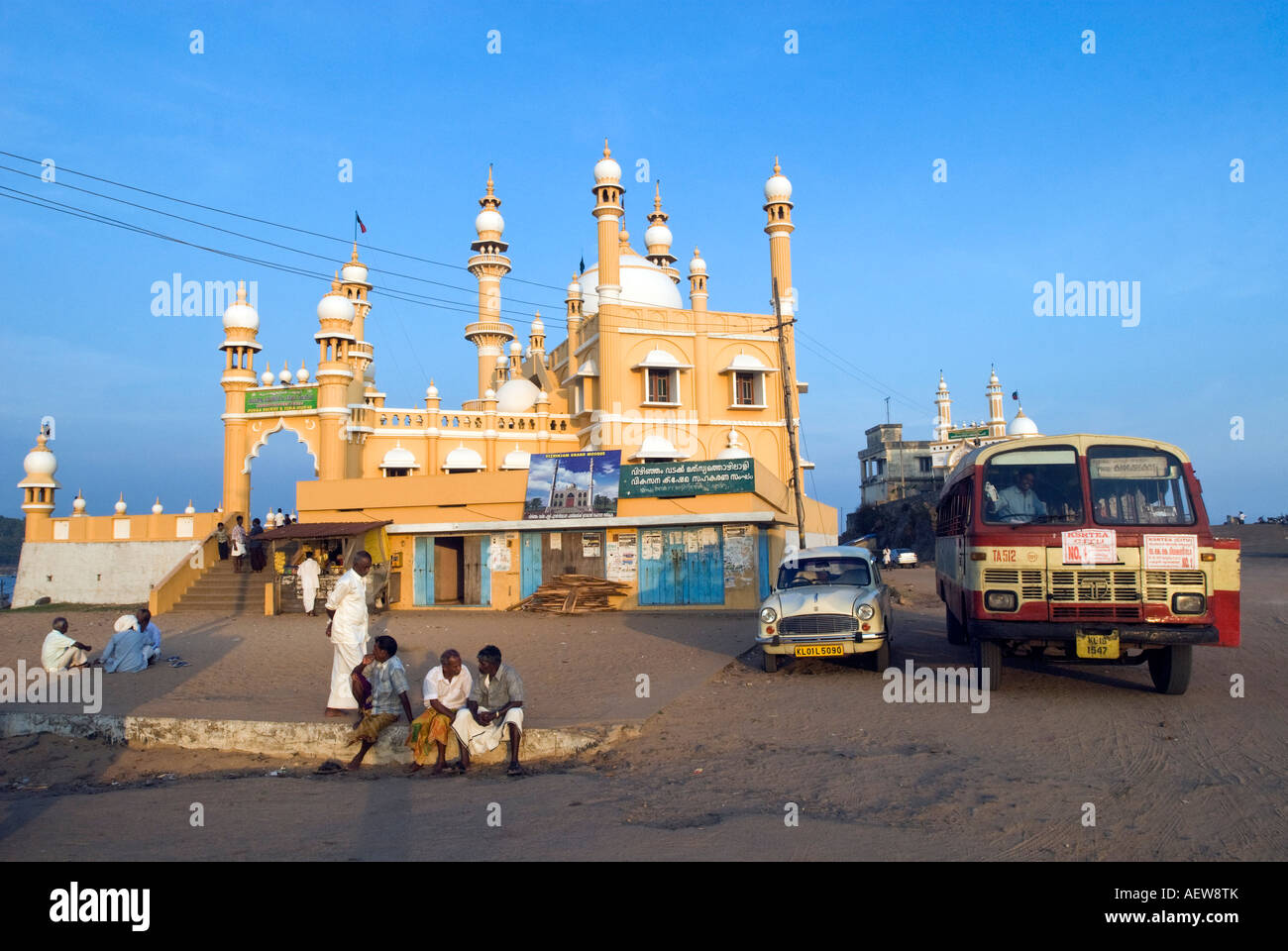 Vizhinjam has more beautiful mosques pr person than any other village ...
