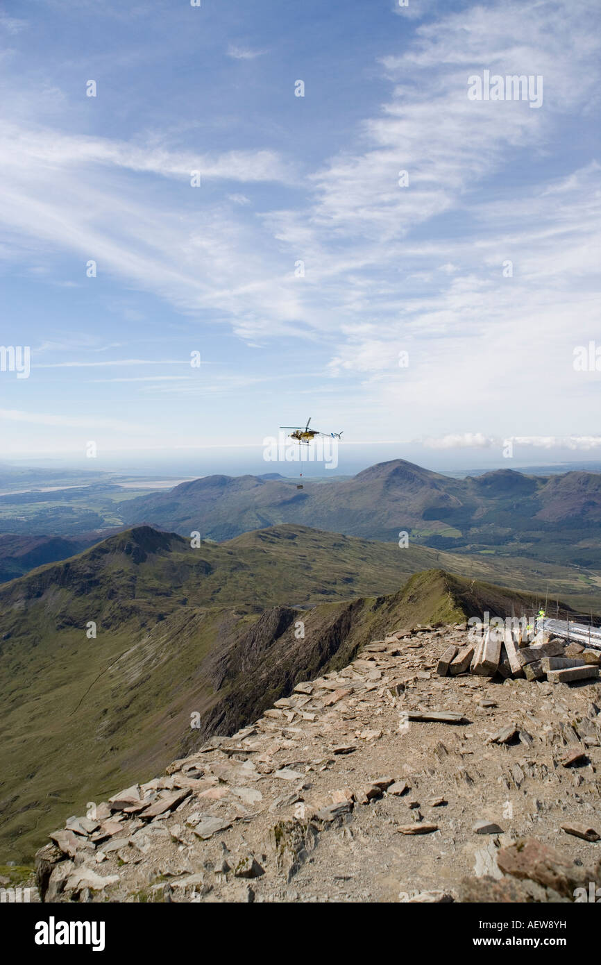 Building the new cafe on the top of snowdon hi-res stock photography ...
