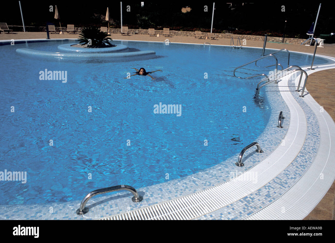 Outdoor thermal pool with hydromassage Porto Mannu thalassotherapy ...