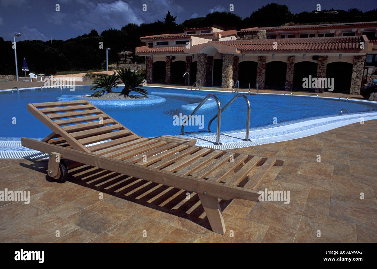 Outdoor thermal pool with hydromassage Porto Mannu thalassotherapy ...