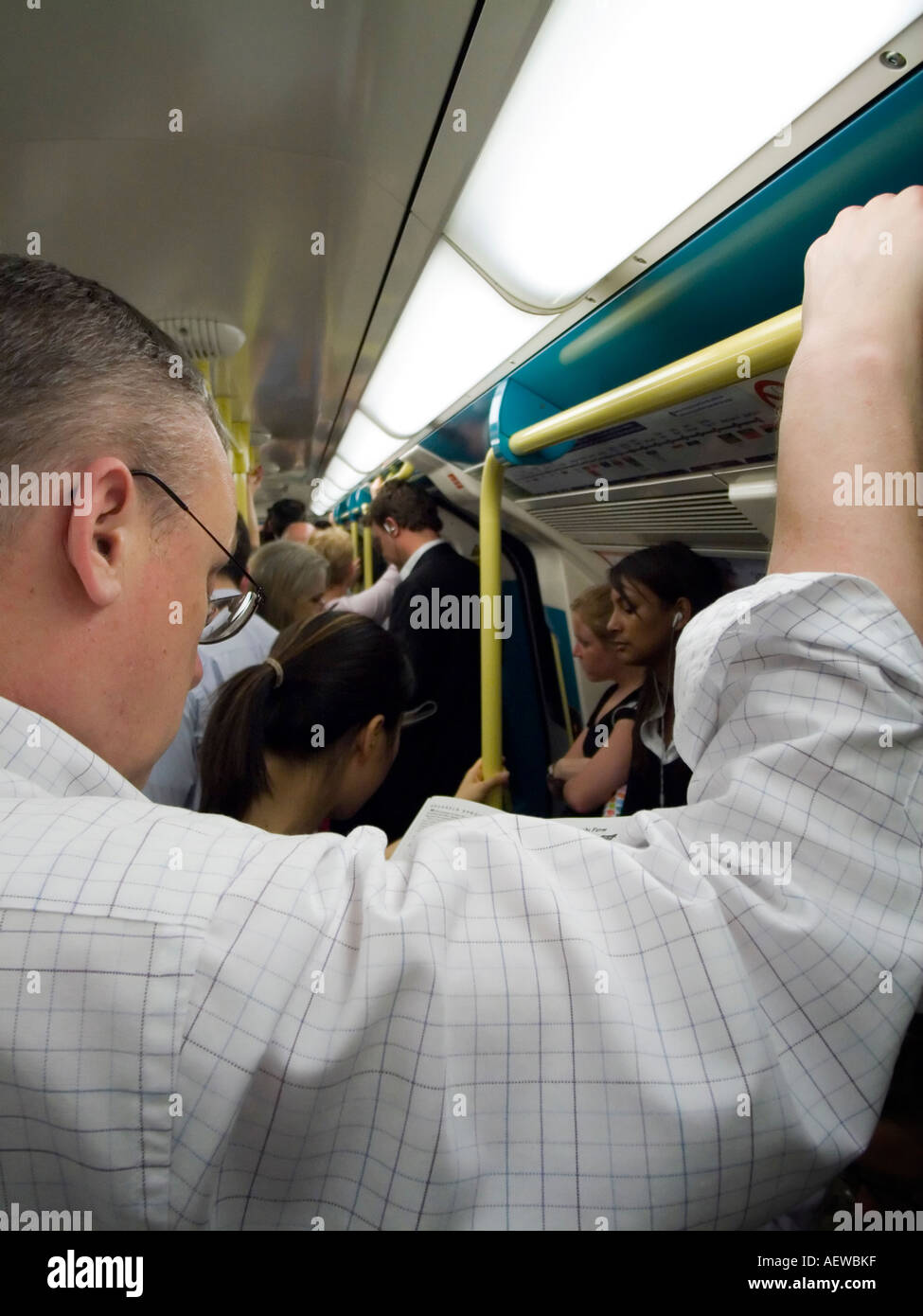 London underground carriage hi-res stock photography and images - Alamy
