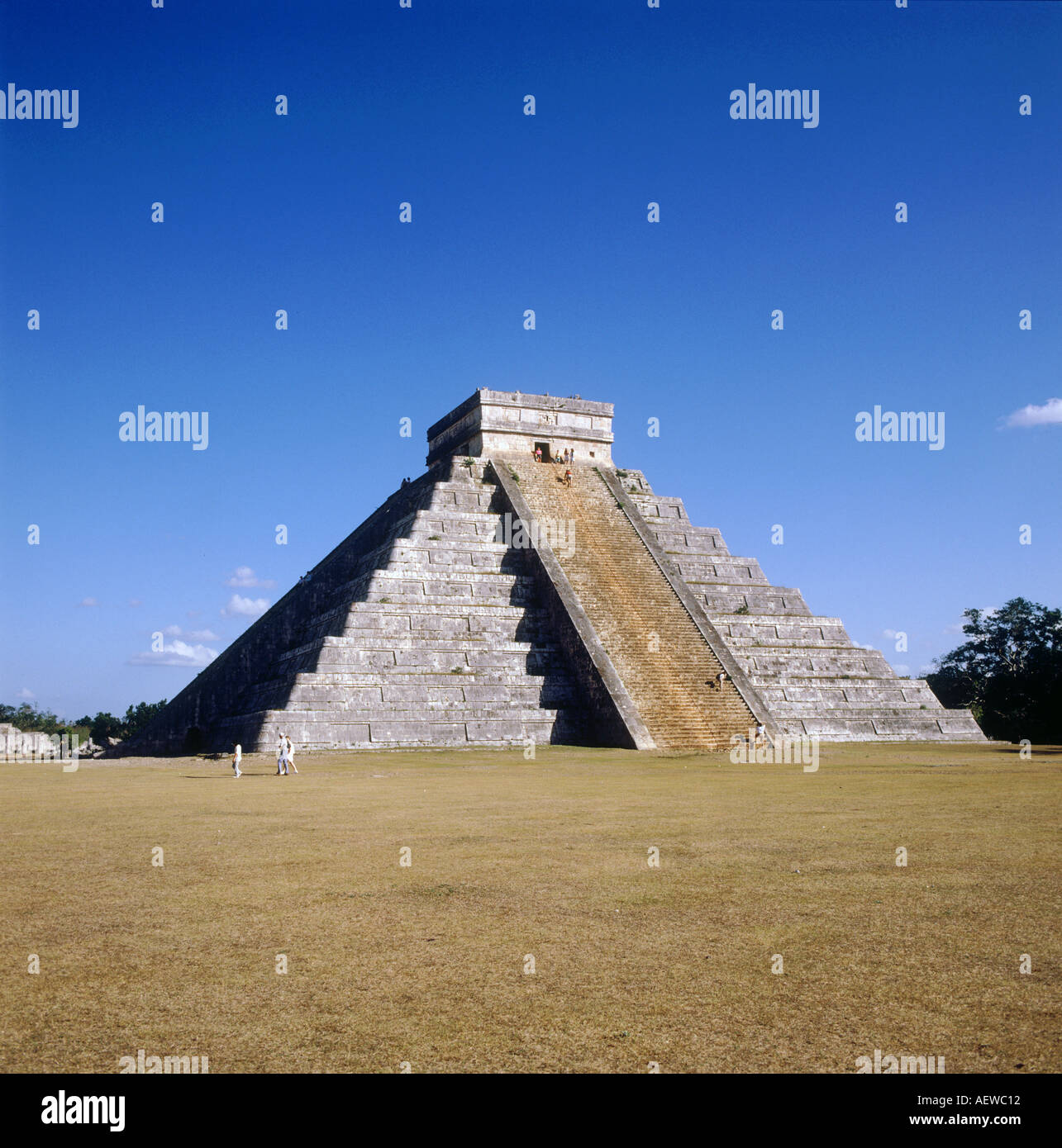El Castillo Pyramid of Kukulcan Chichen Itza World Heritage YUCATAN ...