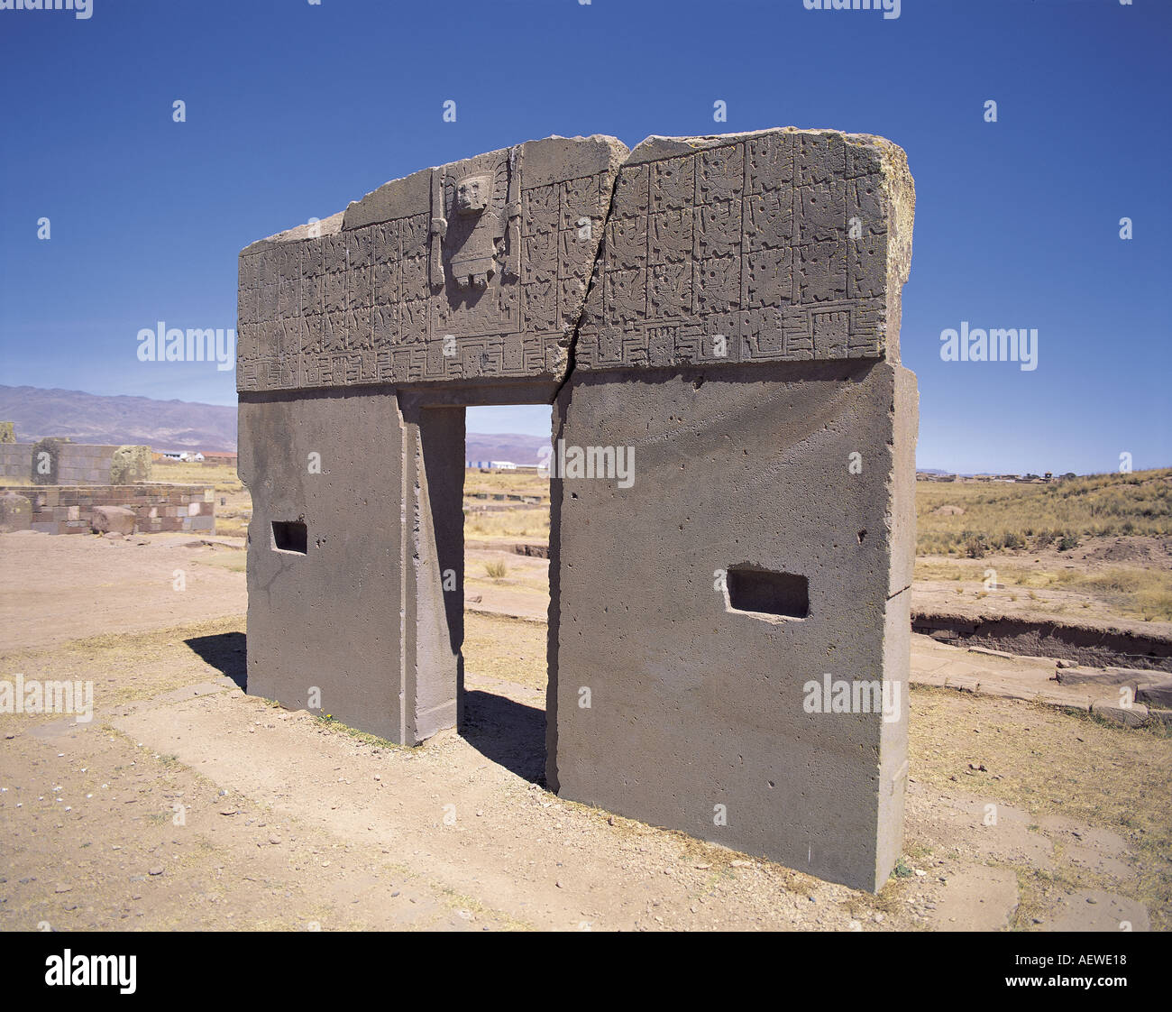 Puerta del Sol Tiwanaku Ruins World Heritage BOLIVIA Stock Photo - Alamy