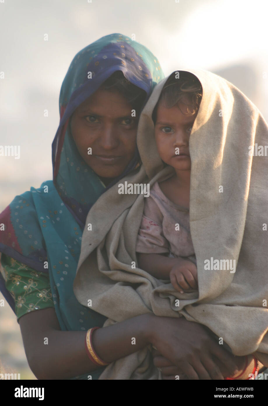 Hindu mother and child Stock Photo - Alamy