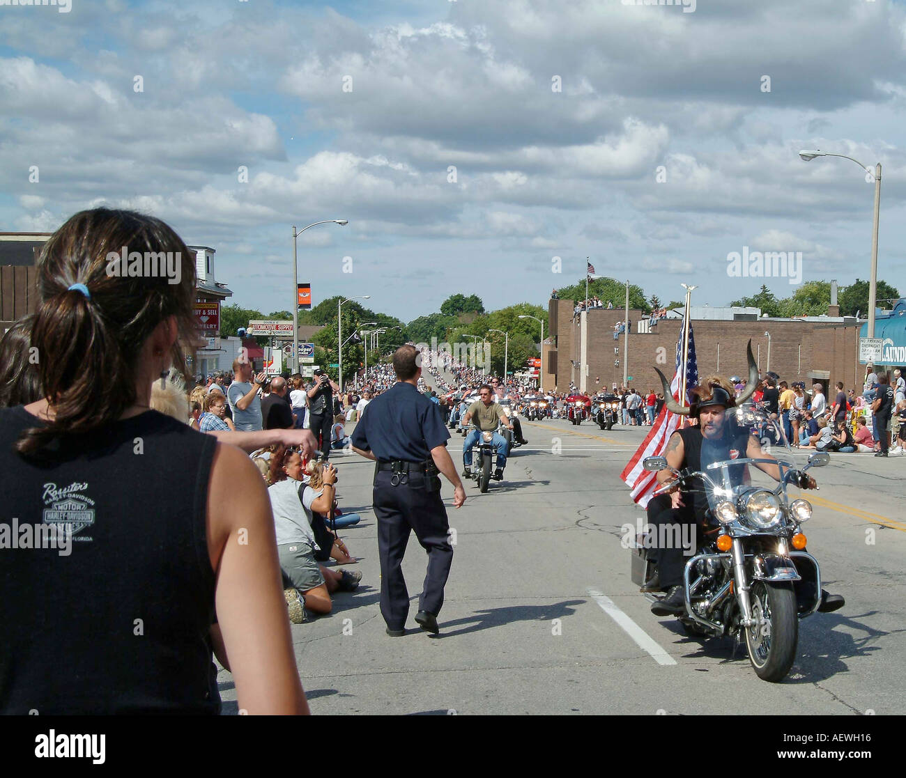 motorcycles and parade enthusiasts at harley davidson rally Stock Photo ...