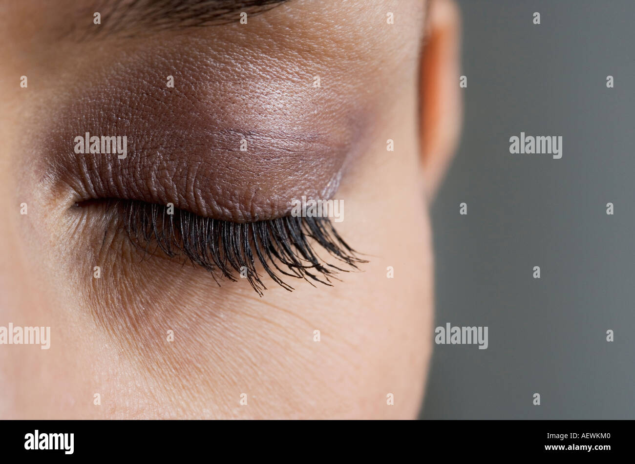 Coseup of a female eyelid Stock Photo - Alamy