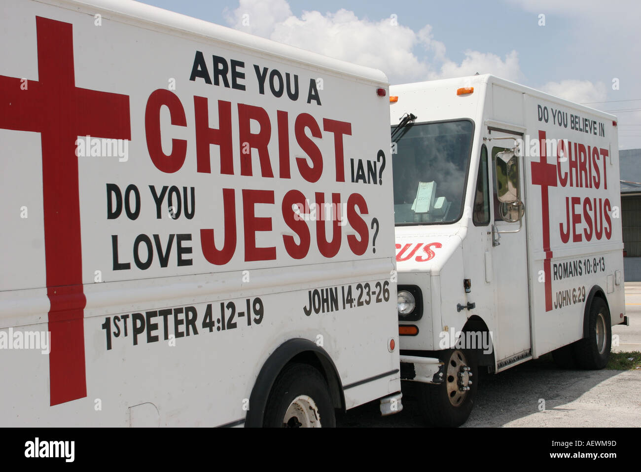 Visiting vans hi-res stock photography and images - Alamy