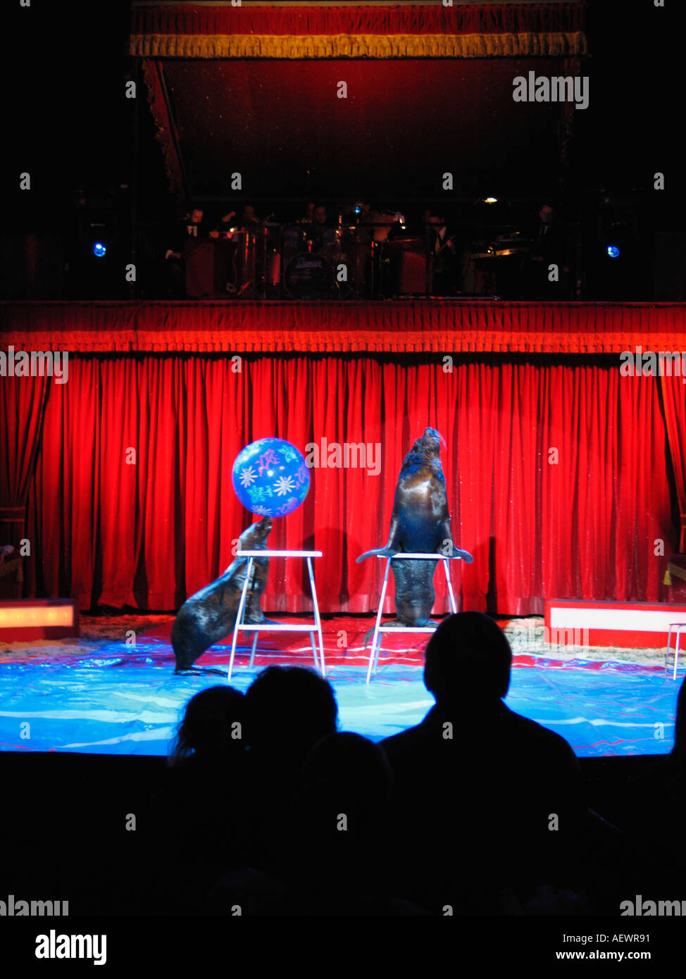 Circustent hi-res stock photography and images - Alamy