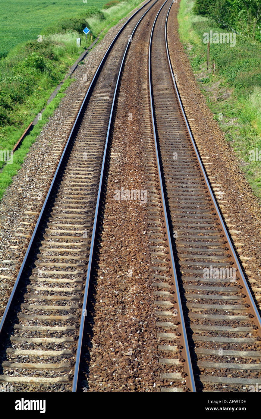 Mainline railway track hi-res stock photography and images - Alamy