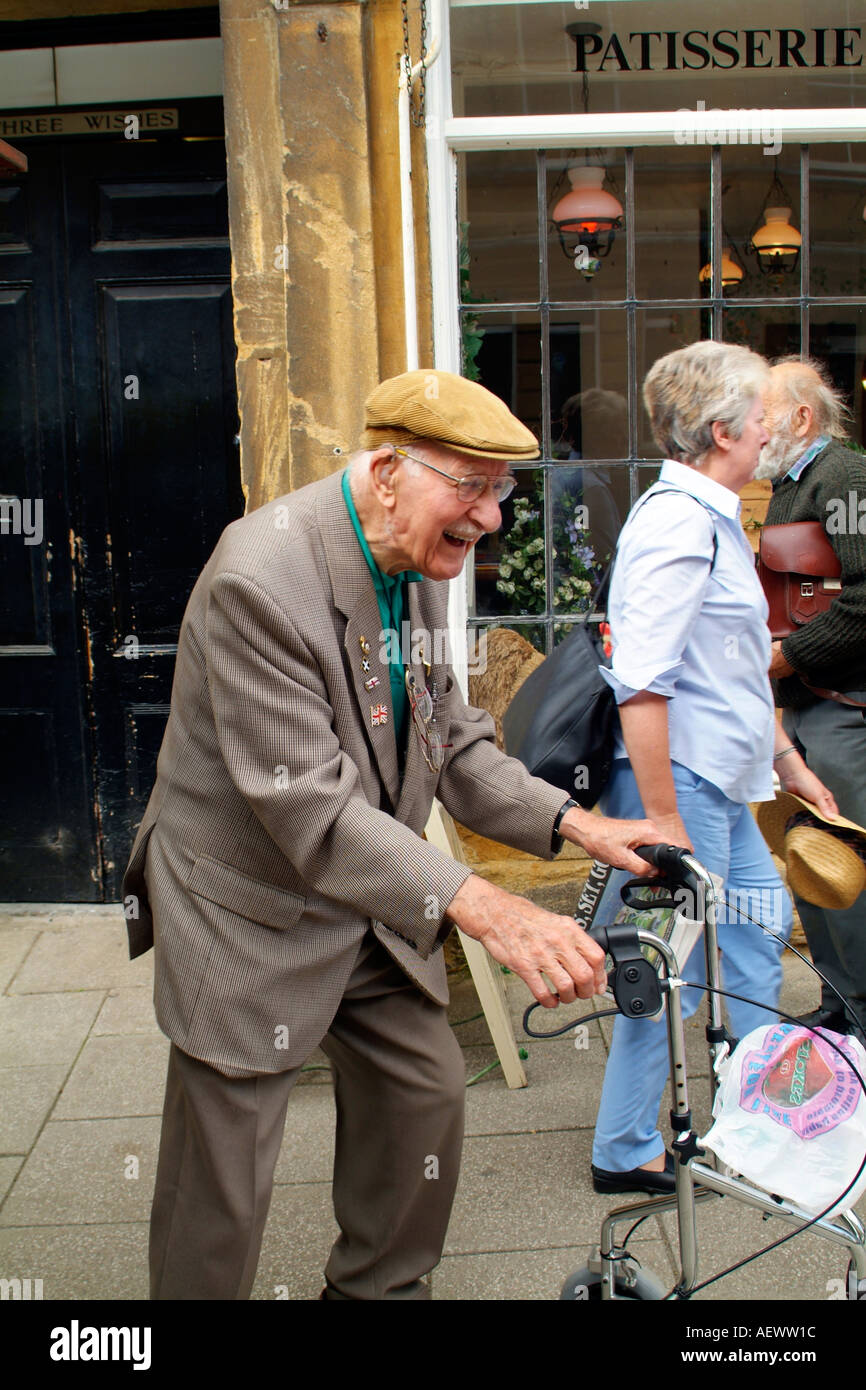 Zimmer frame hi-res stock photography and images - Alamy