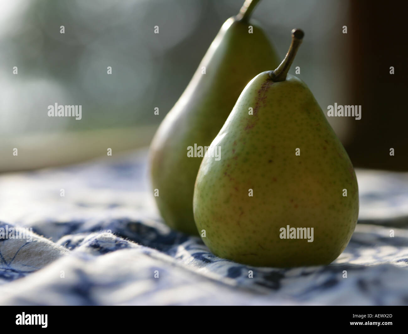 Bartlett pears still life hi-res stock photography and images - Alamy