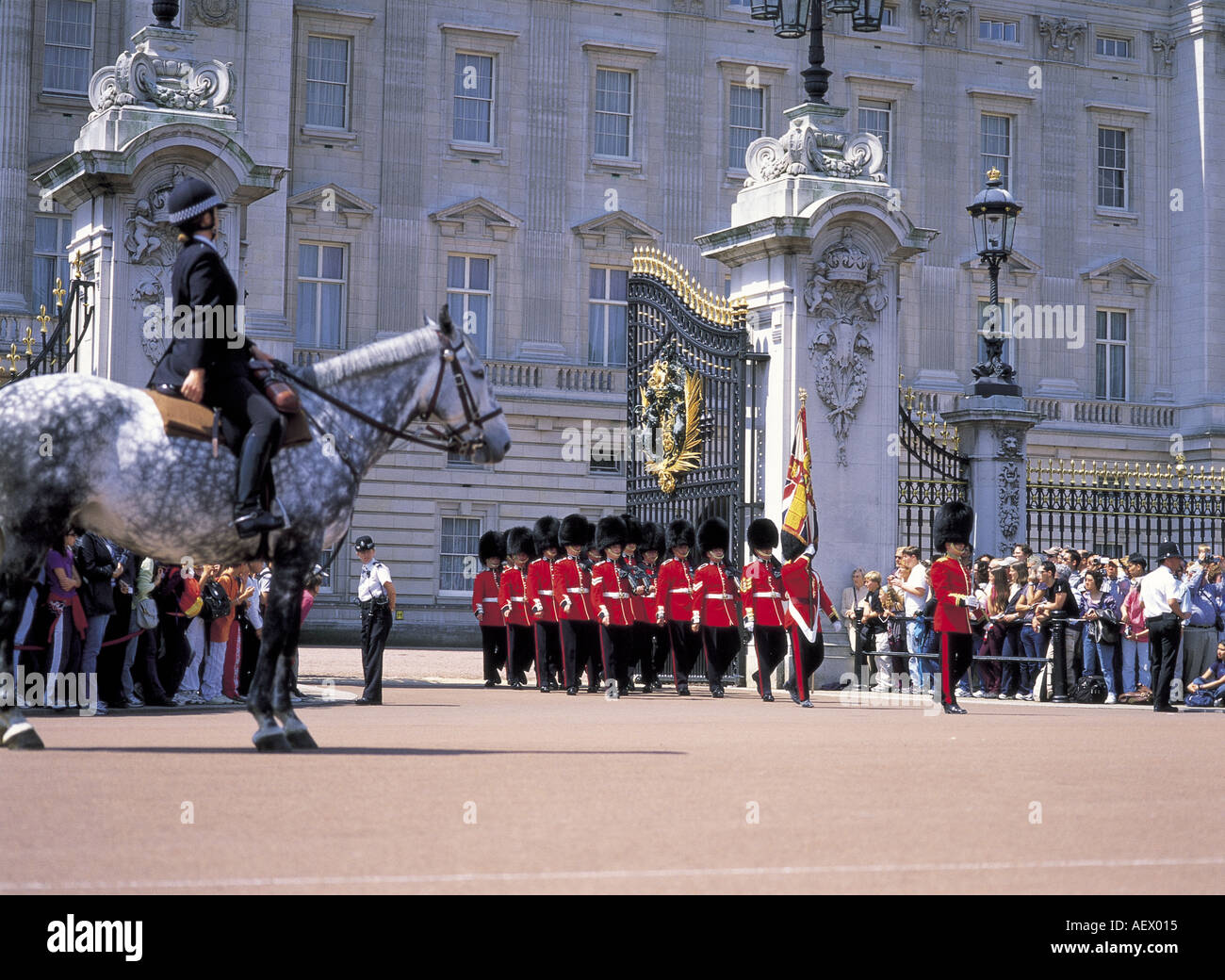 Guard Mount LONDON UK Stock Photo - Alamy
