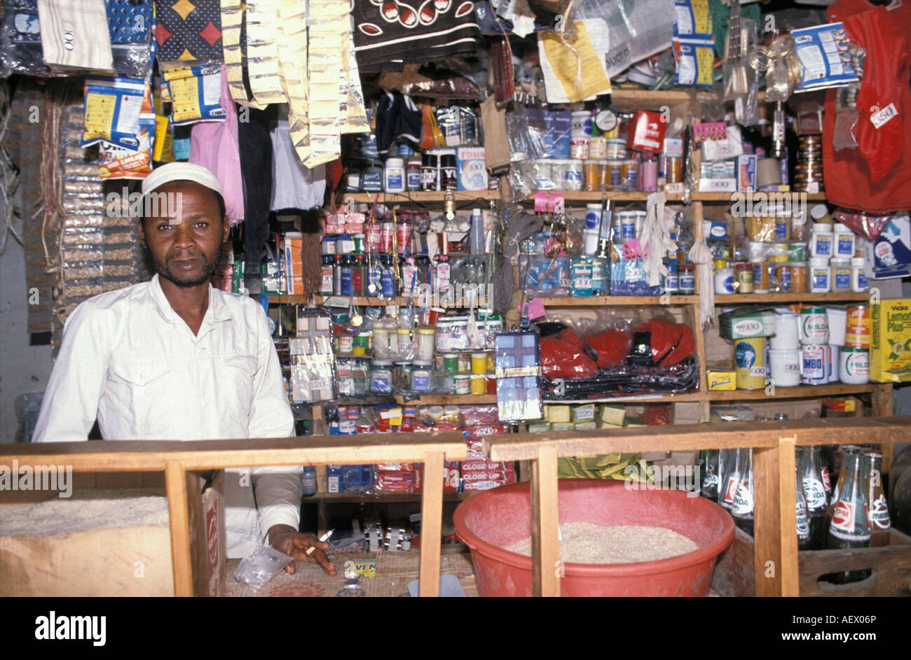 Muslim shop hi-res stock photography and images - Alamy