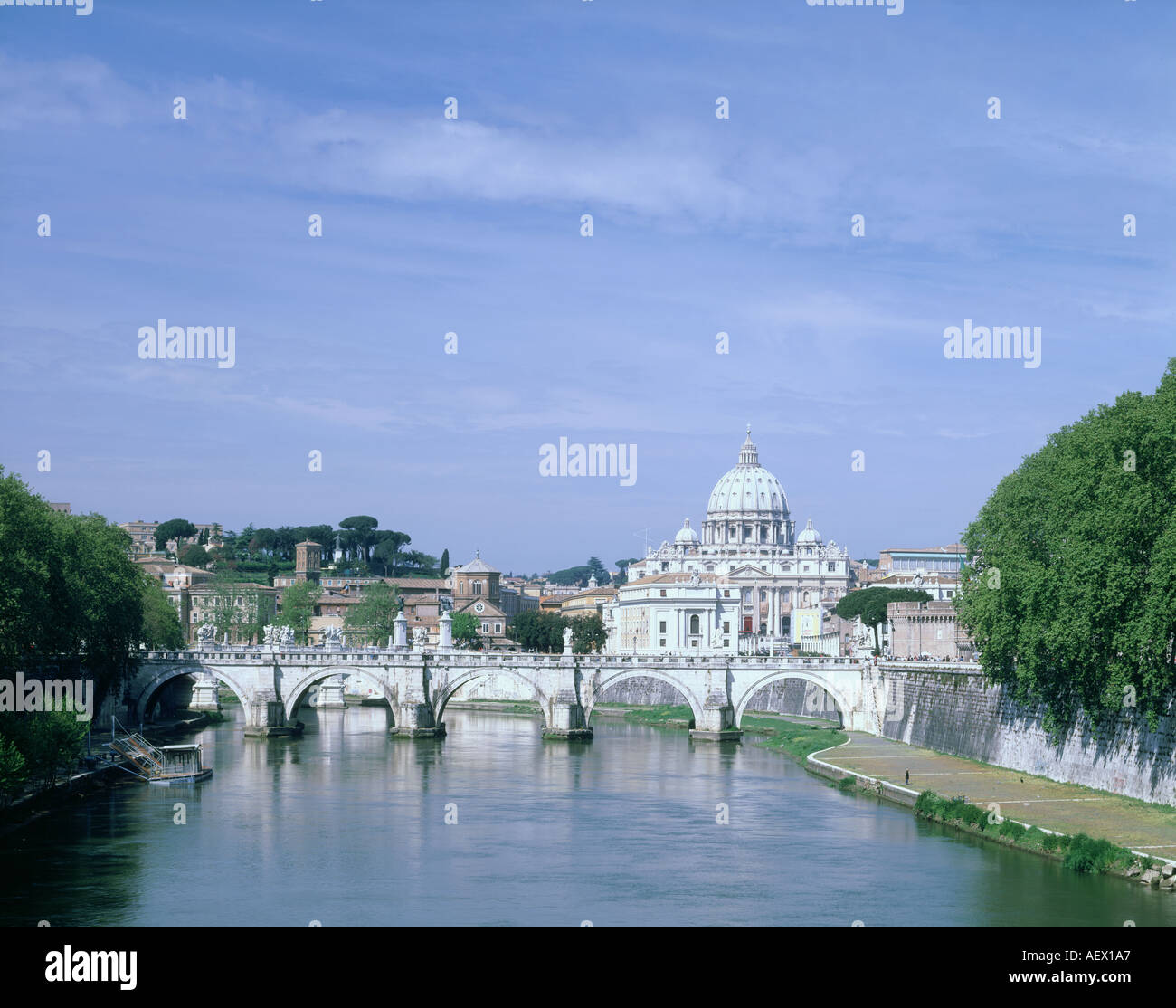 Ponte Sant Angelo and Basilica di San Pietro World Heritage VATICANO ...