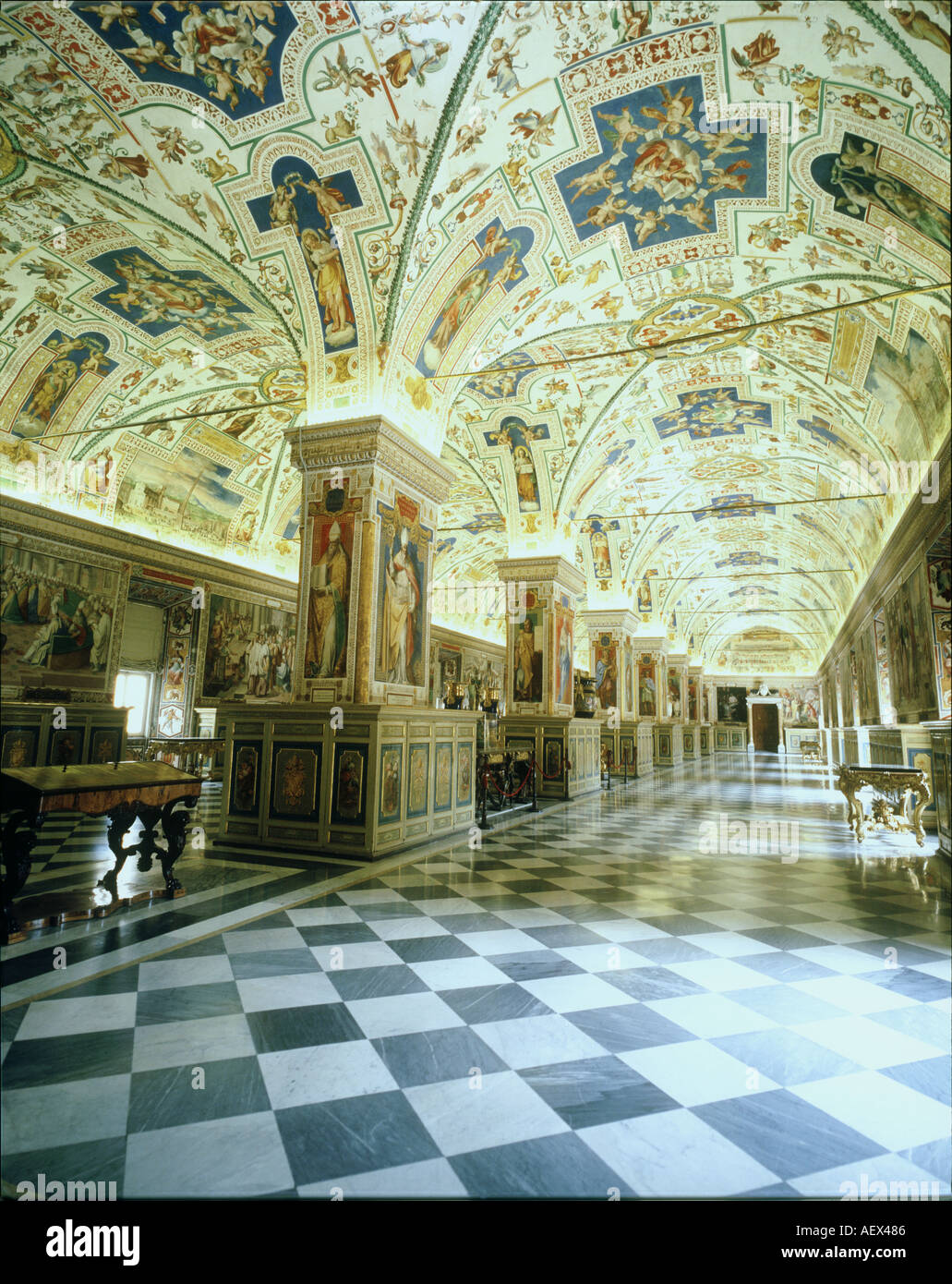 Biblioteca vaticana hi-res stock photography and images - Alamy