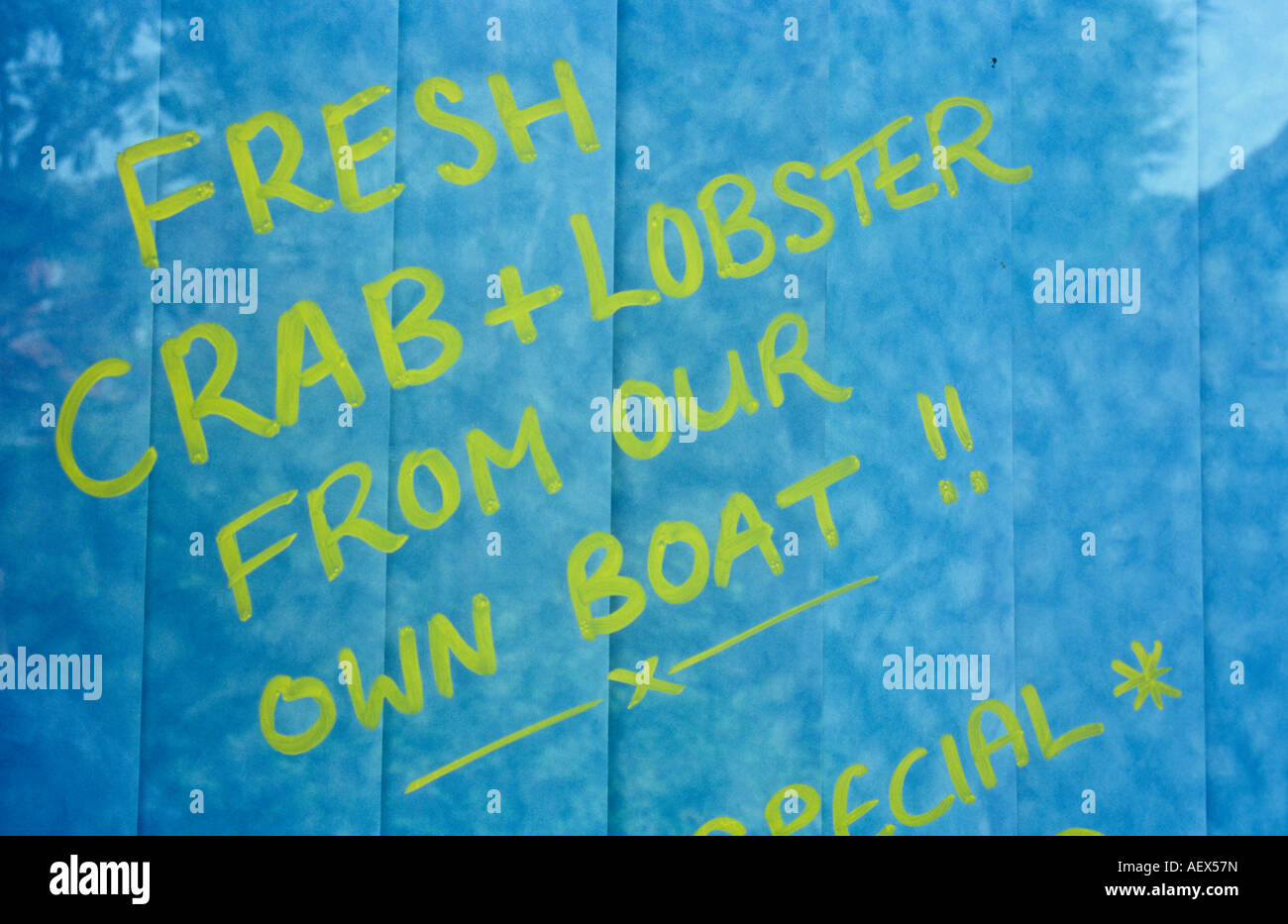 Handwritten closed business sign hi-res stock photography and images ...