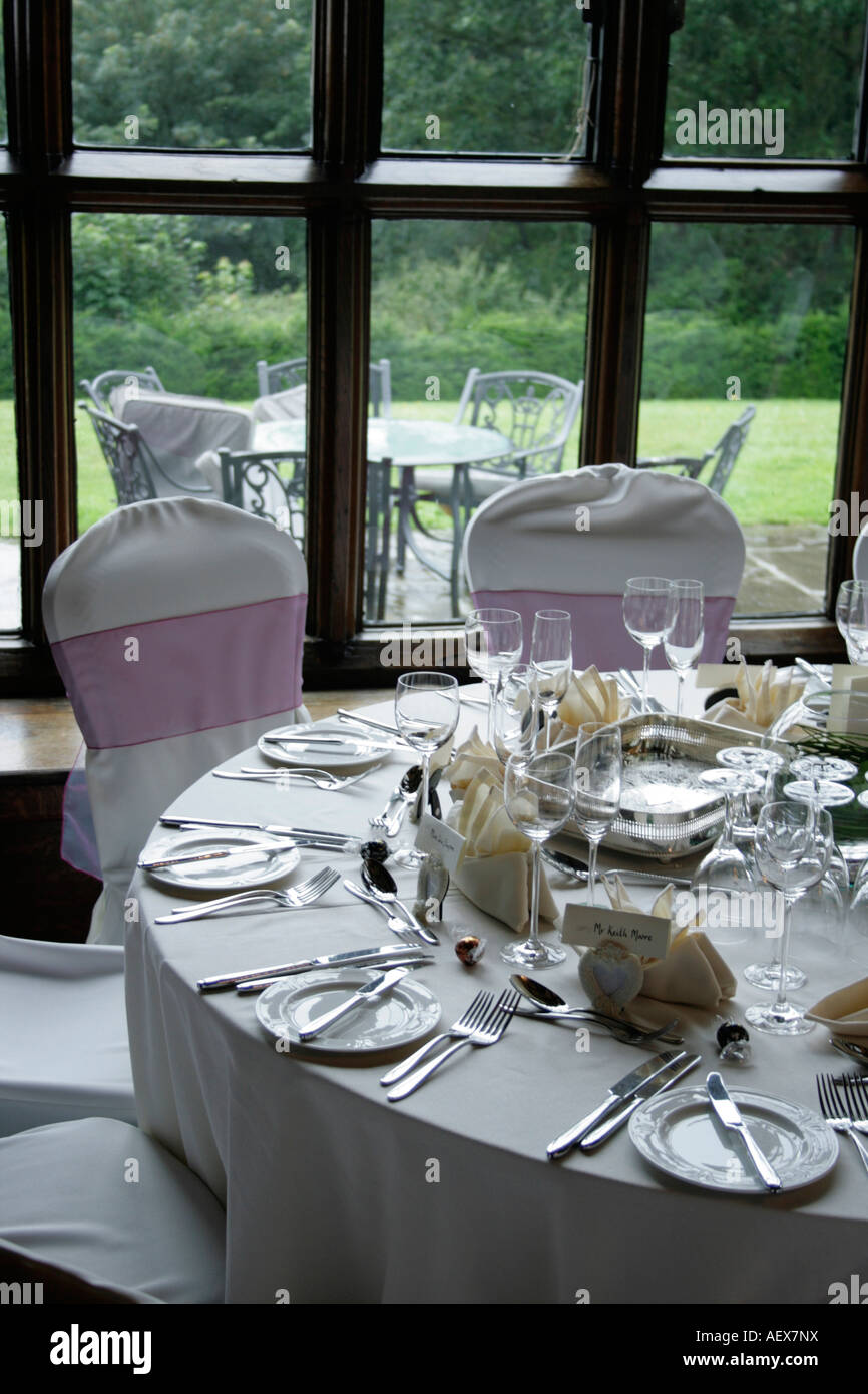 Tables set for wedding reception dinner Stock Photo - Alamy