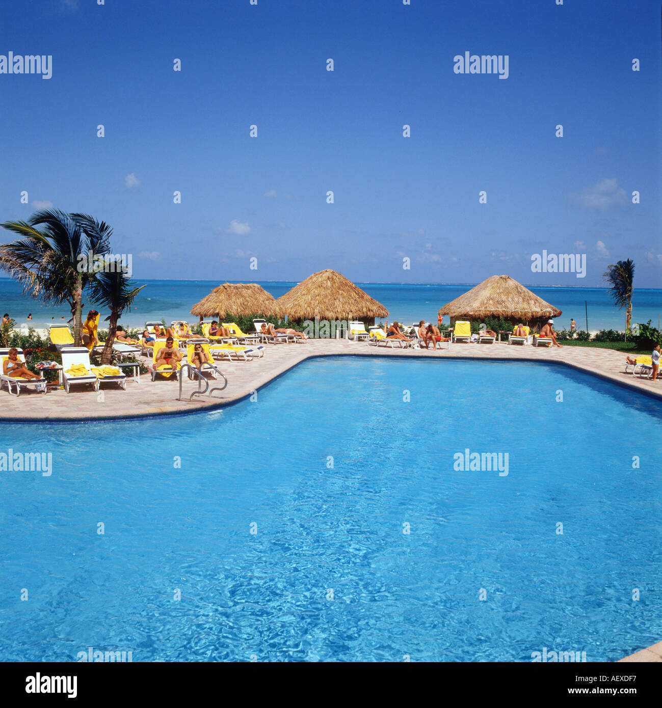 Seaside Pool CANCUN MEXICO Stock Photo - Alamy
