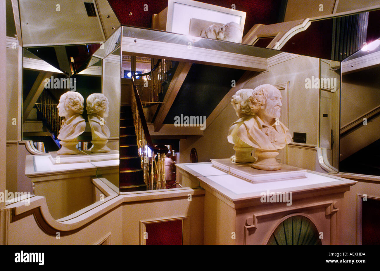 bust of Shakespeare foyer of The Vaudeville Theatre London Stock Photo ...