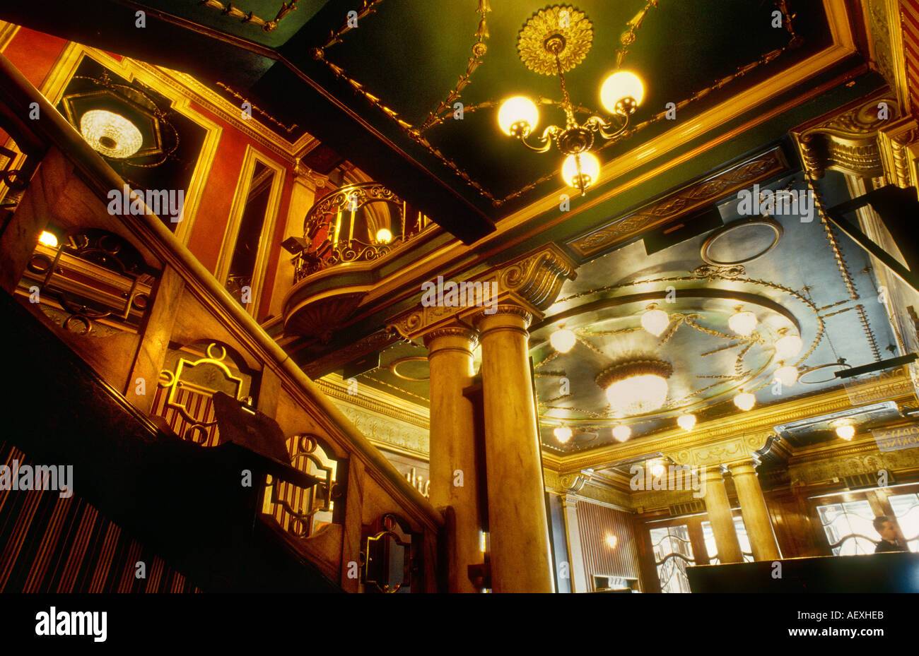 Victoria palace hi-res stock photography and images - Alamy