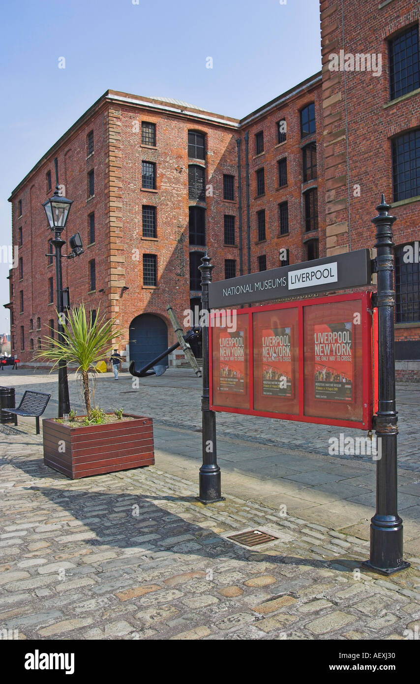 National Museums Close to Albert Dock Liverpool Stock Photo - Alamy