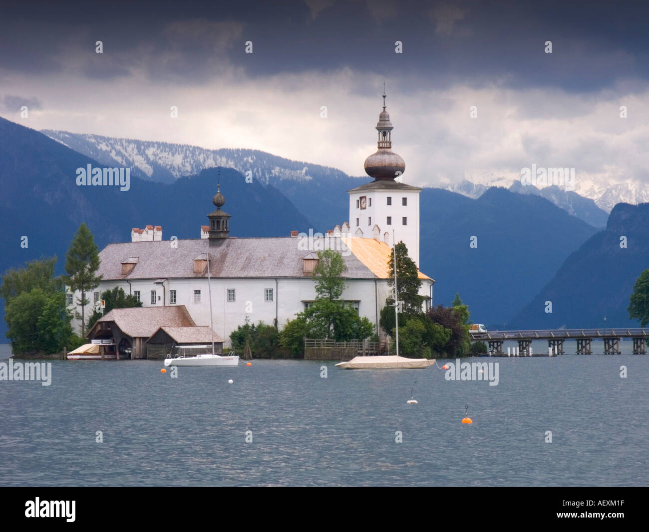 Seeschloss am Ort castle at Ort schloss lake water Traunsee traun ...