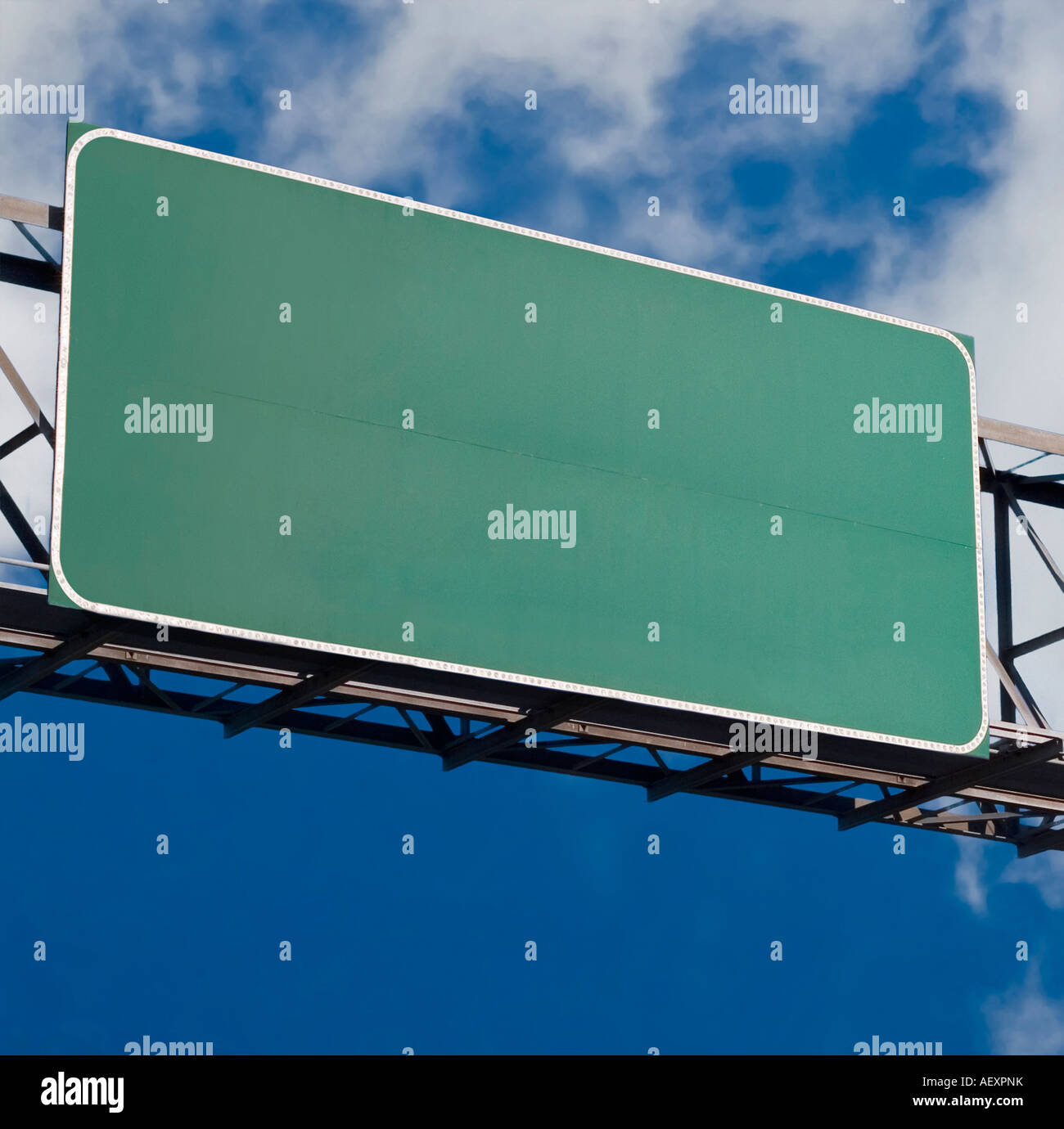 Blank single freeway sign Stock Photo - Alamy