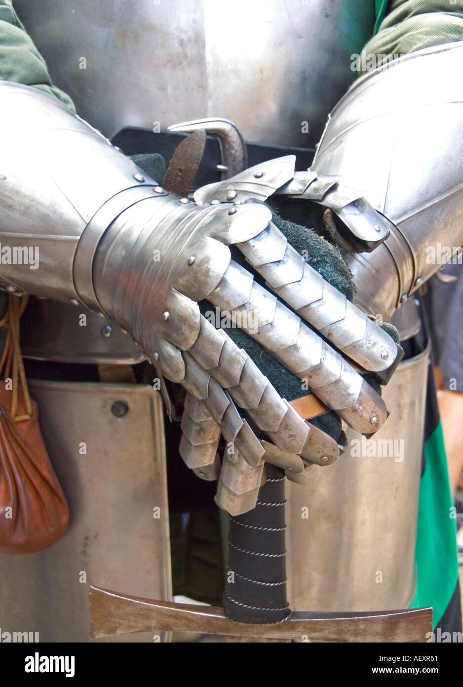 Medieval Knight metal Armour Stock Photo - Alamy