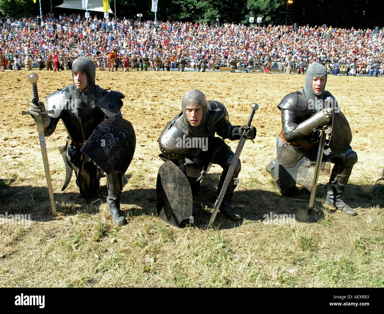 Medieval Knight metal Armour Stock Photo - Alamy