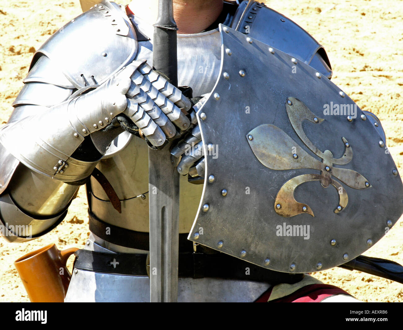 Medieval Knight metal Armour Stock Photo - Alamy