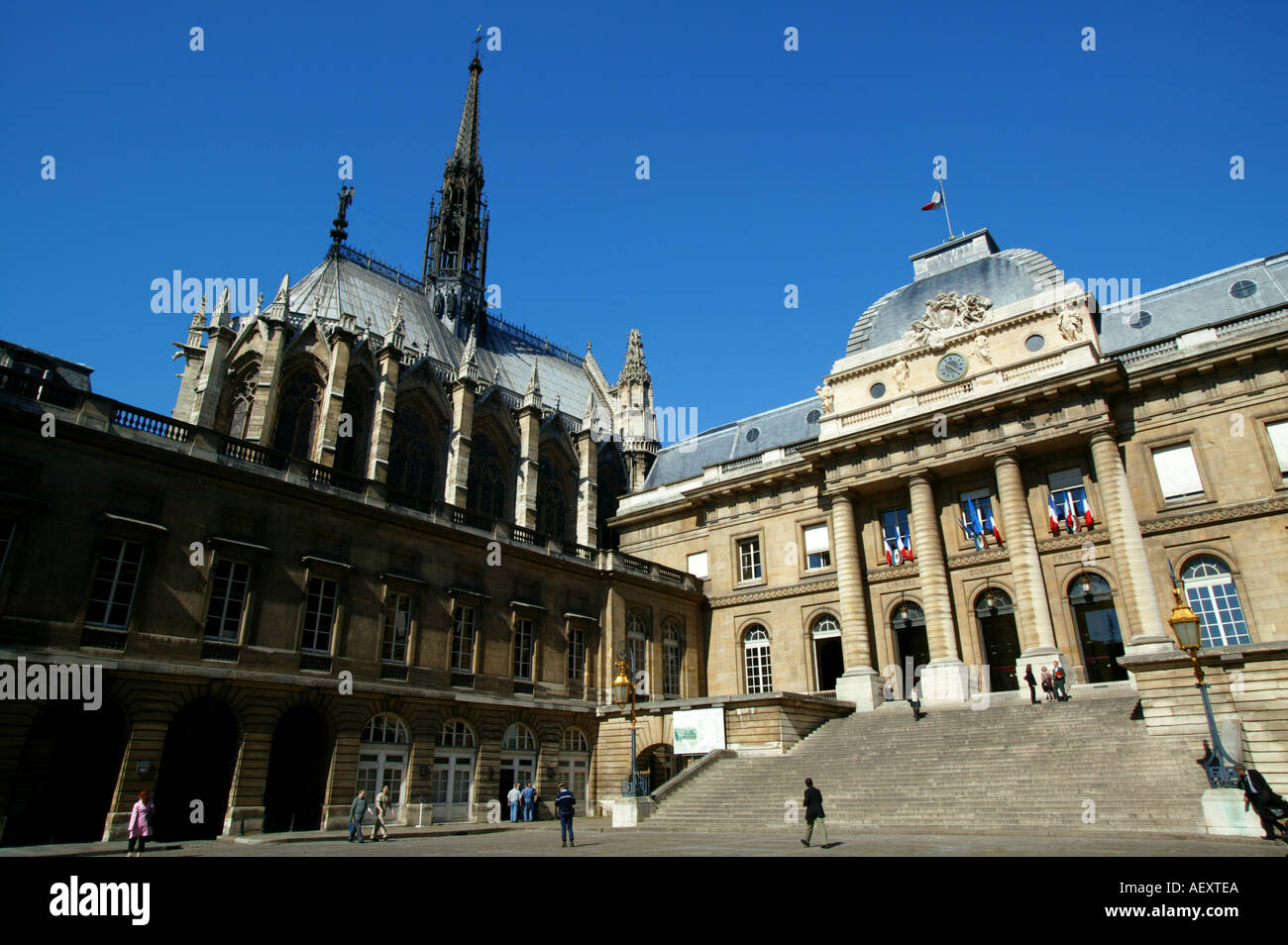 Lawcourts hi-res stock photography and images - Alamy