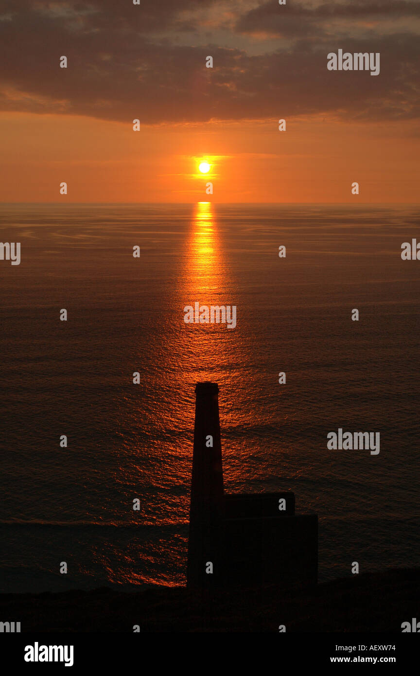 Sunset at Towanroath Engine House Wheal Coates North Cornwall Coast ...
