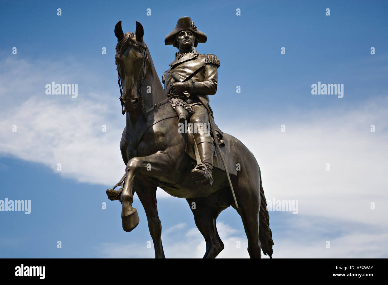 President george washington statue hi-res stock photography and images ...