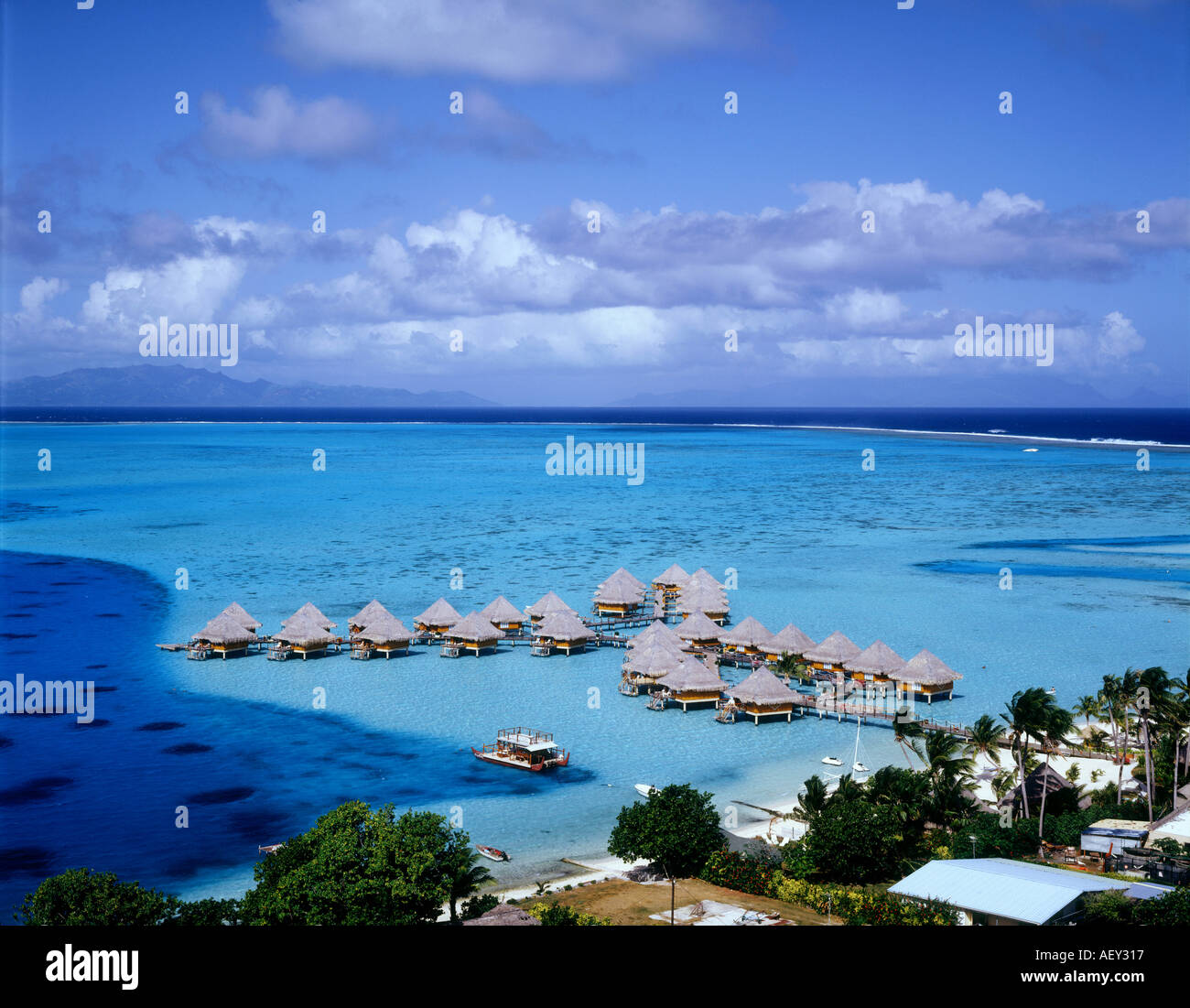 Moana Beach Parkroyal BORA BORA TAHITI Stock Photo - Alamy