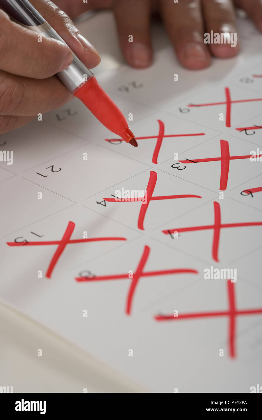 Crossing out calendar hi-res stock photography and images - Alamy